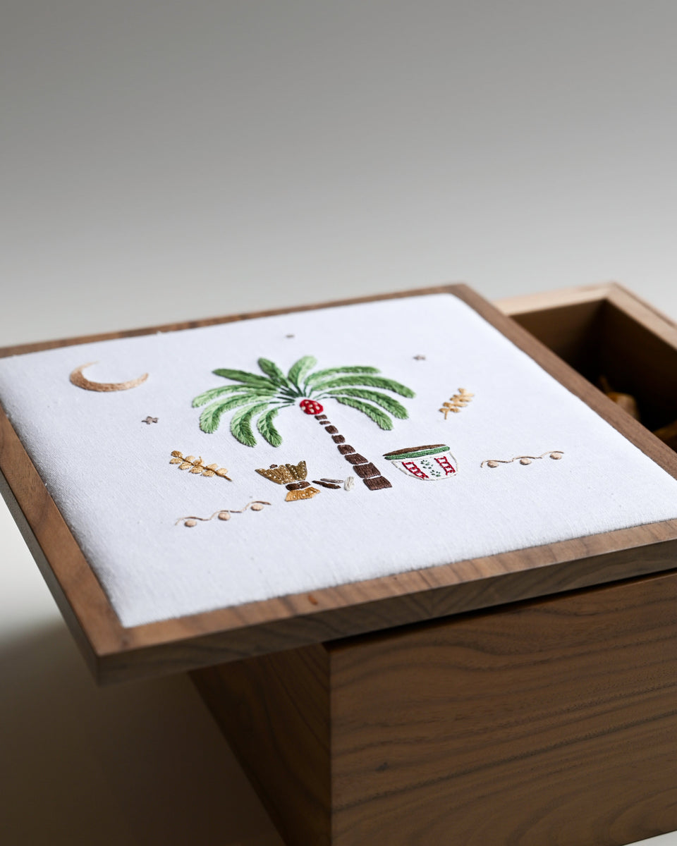 57 - Saudi Dates Tree Box